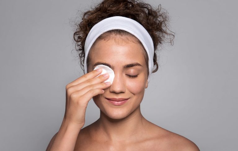 Guía definitiva para realizar una limpieza facial: pasos, trucos y productos