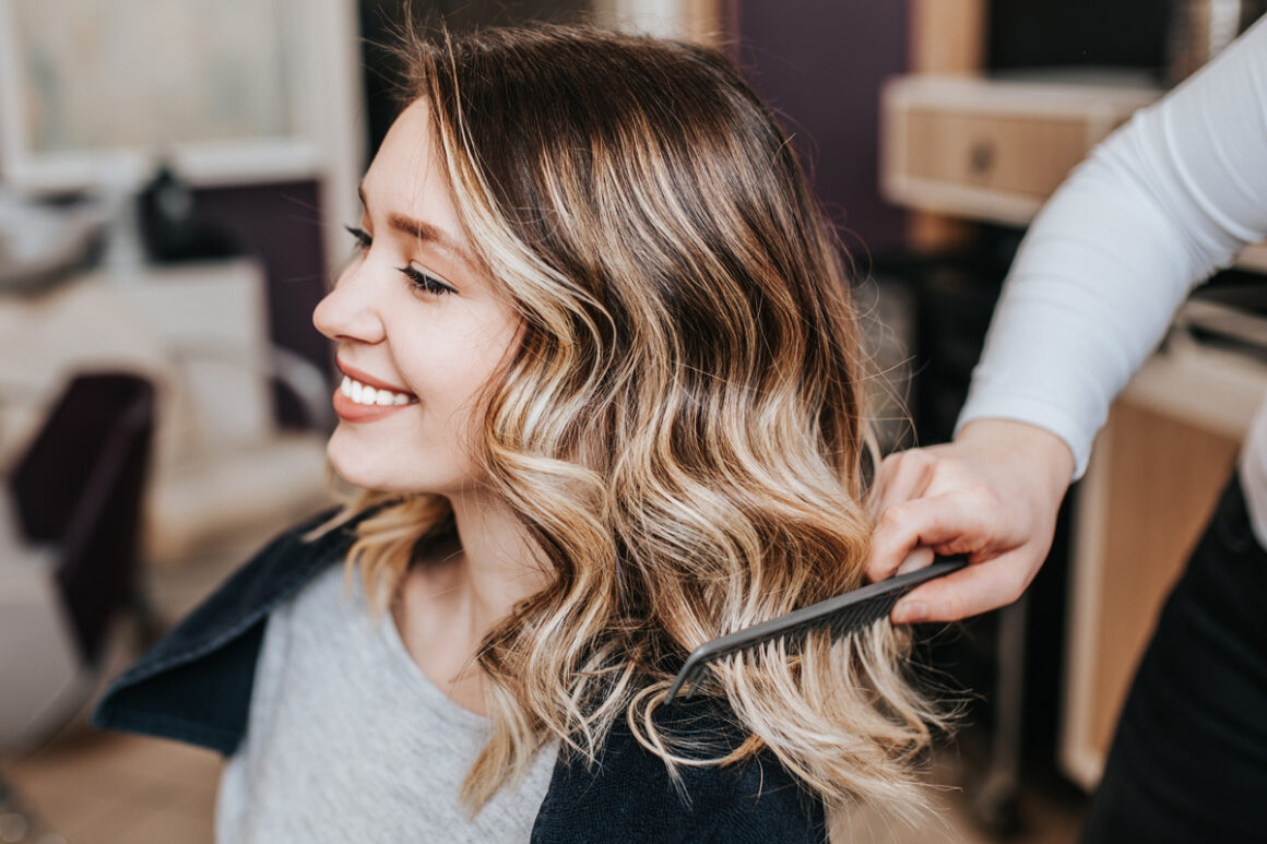 15 Tonos de Mechas Balayage que arrasan en 2025